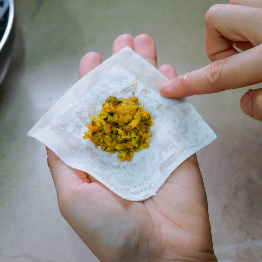 Crispy Curry Vegetable Wontons (Vegan Recipe) - The Foodie Takes Flight