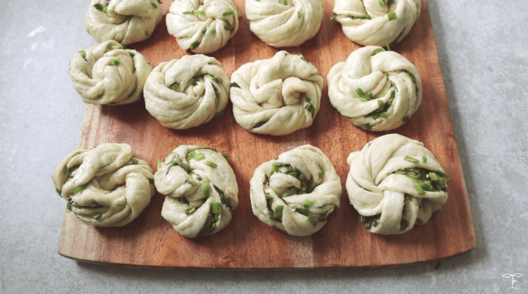 Pan-Fried Scallion and Toasted Sesame Buns or Hua Juan (花卷) - The ...