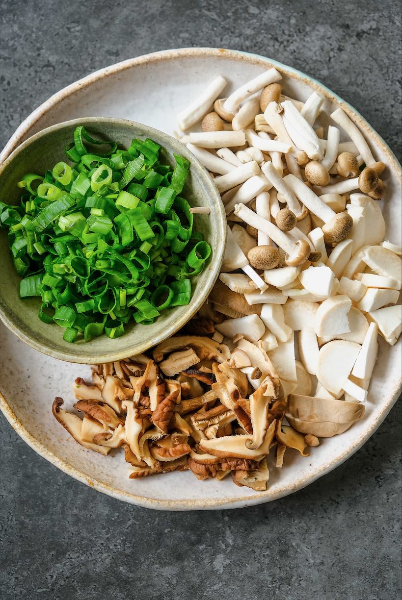 Microwave Mushroom Cheung Fun (Vegan Rice Noodle Rolls) - The Foodie ...