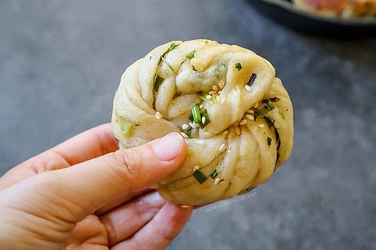 Pan-Fried Scallion and Toasted Sesame Buns or Hua Juan (花卷) - The ...