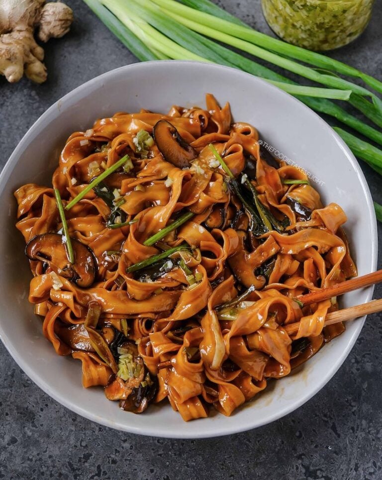 Easy Homemade Ginger Scallion Sauce (姜葱酱) - The Foodie Takes Flight