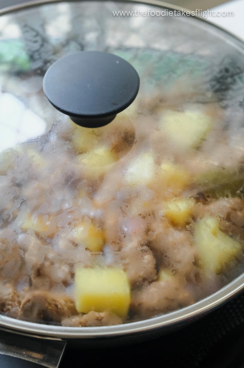 Vegan Filipino Adobo (Adobong Tokwa at Kabute) - The Foodie Takes Flight