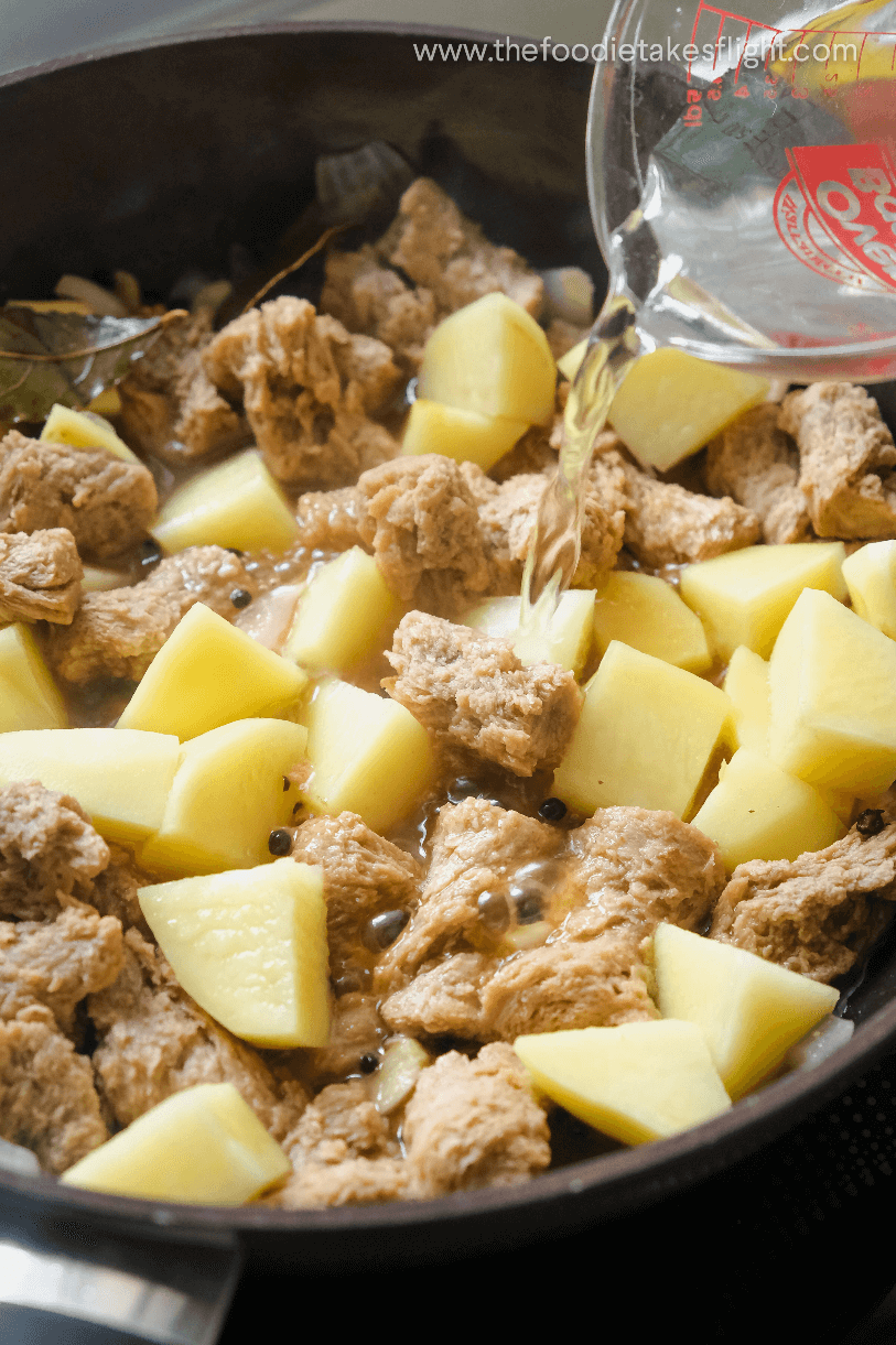 Vegan Filipino Adobo (Adobong Tokwa at Kabute) - The Foodie Takes Flight