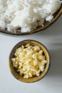 Filipino Fried Garlic Rice (Sinangag) - The Foodie Takes Flight