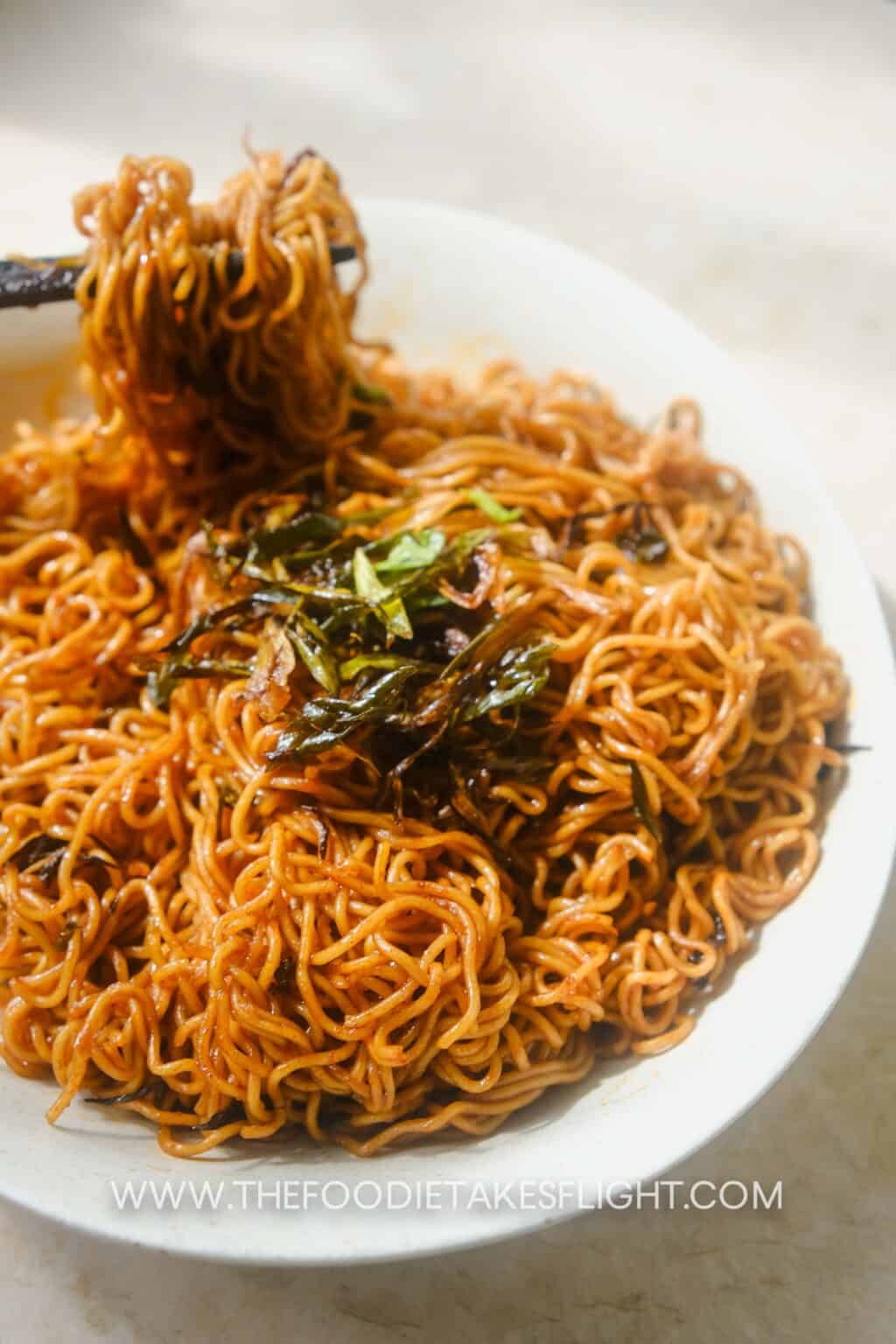 Scallion Oil Gochujang Noodles - The Foodie Takes Flight