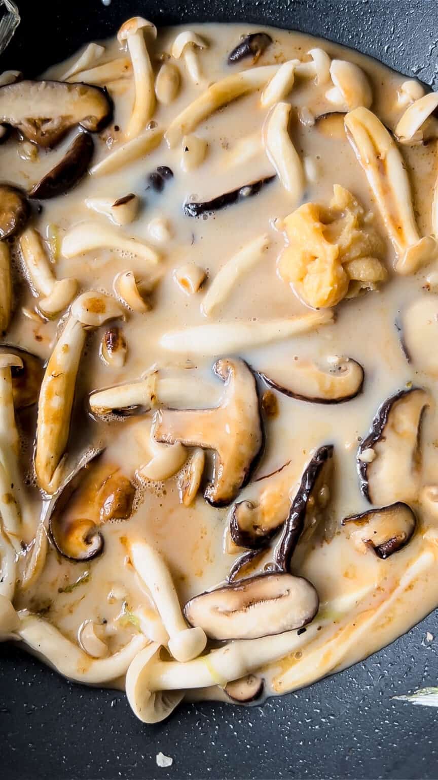 Creamy Mushroom Udon (Vegan) - The Foodie Takes Flight