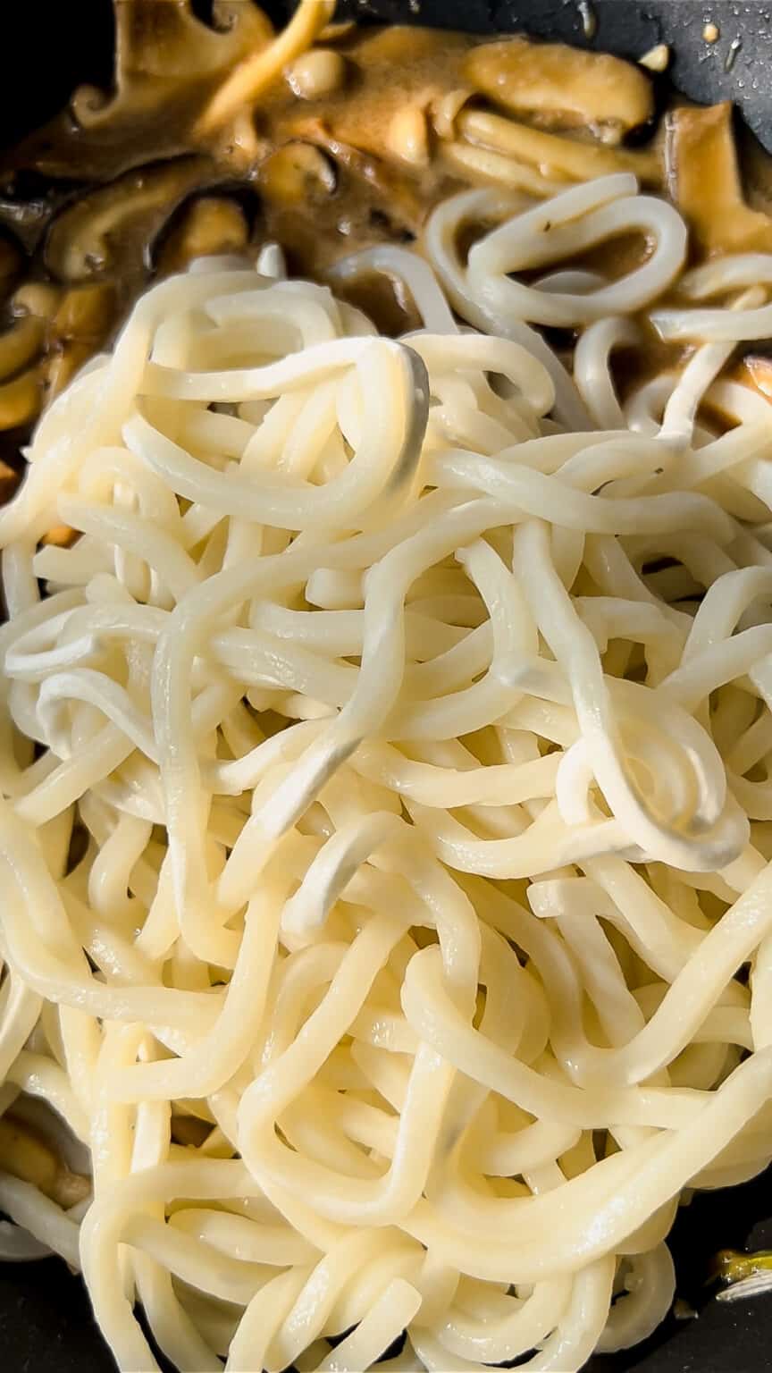 Creamy Mushroom Udon (Vegan) - The Foodie Takes Flight
