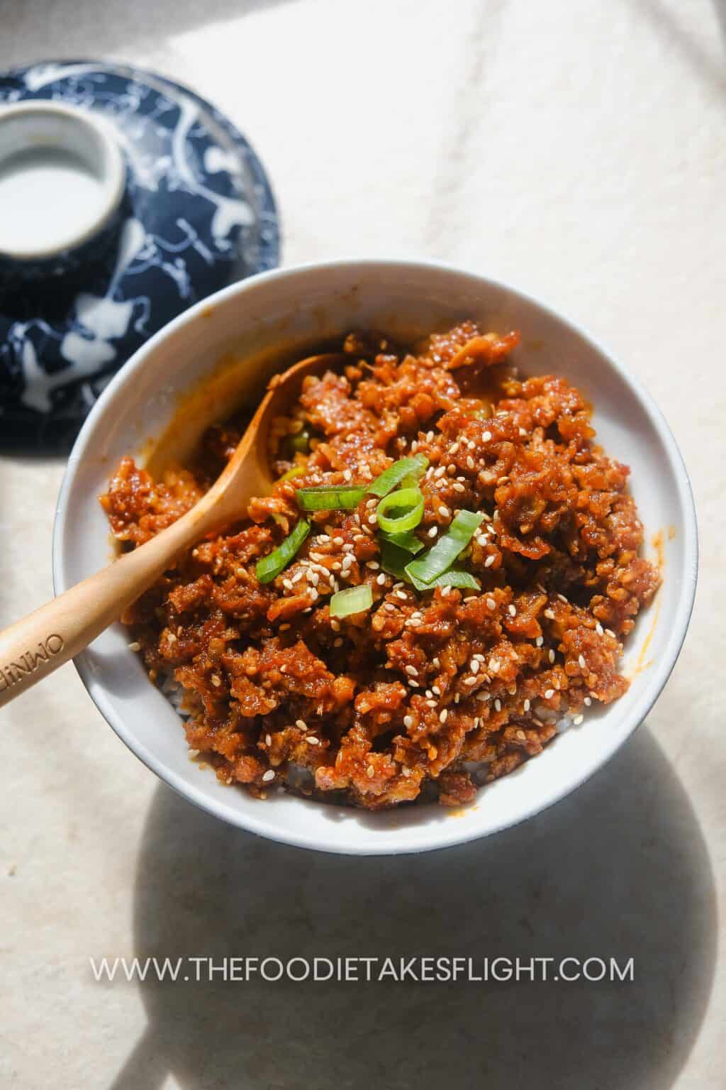 Shredded Tofu Bulgogi Bowl - The Foodie Takes Flight
