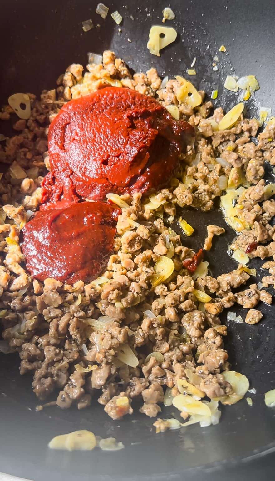Tomato Gochujang Pasta (Vegan) - The Foodie Takes Flight