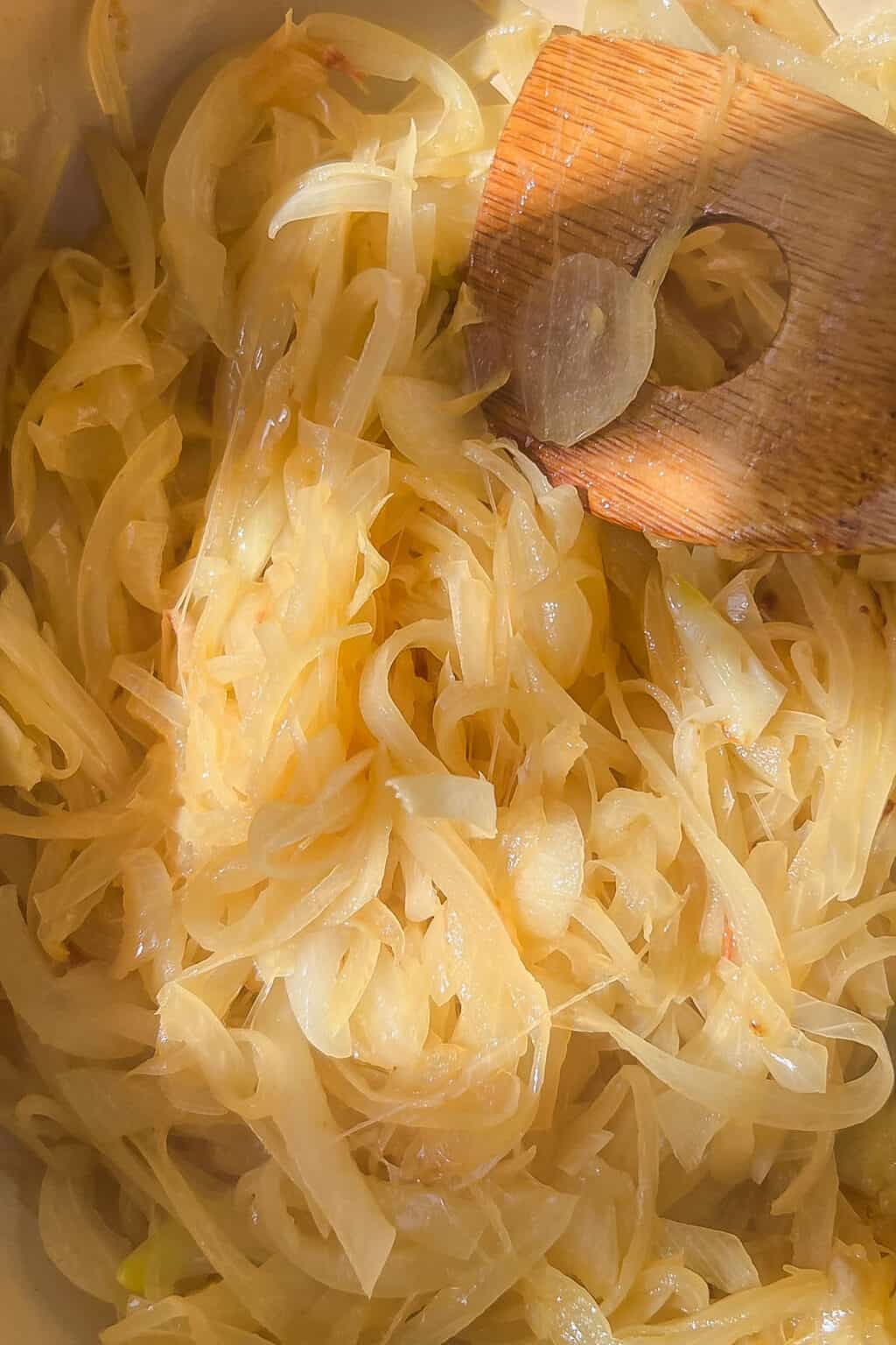 Caramelised Onion Pasta - The Foodie Takes Flight