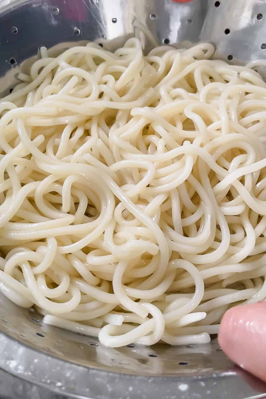 Chinese Sichuan Cold Noodles - The Foodie Takes Flight