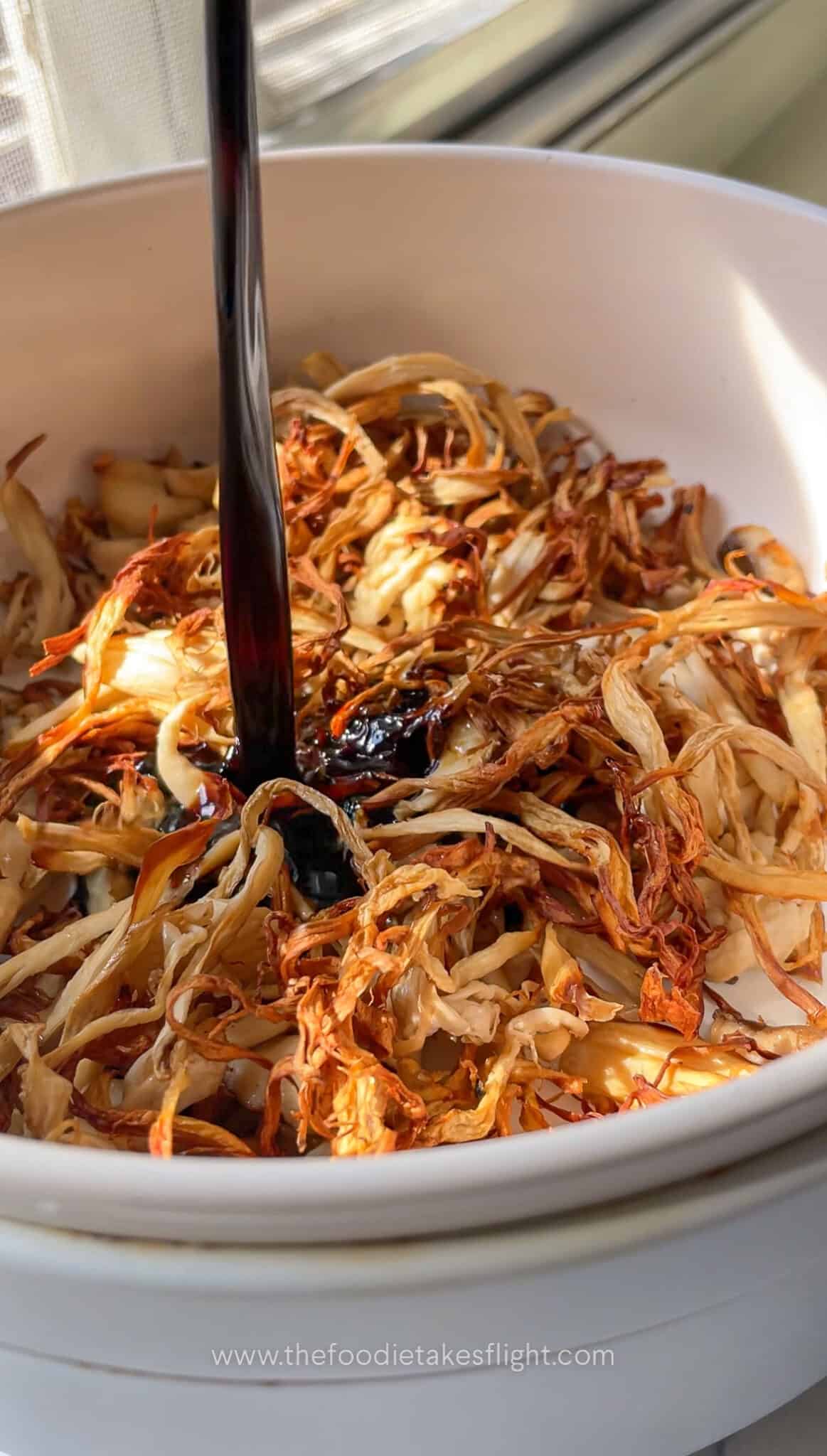 Pulled King Oyster Mushroom - The Foodie Takes Flight