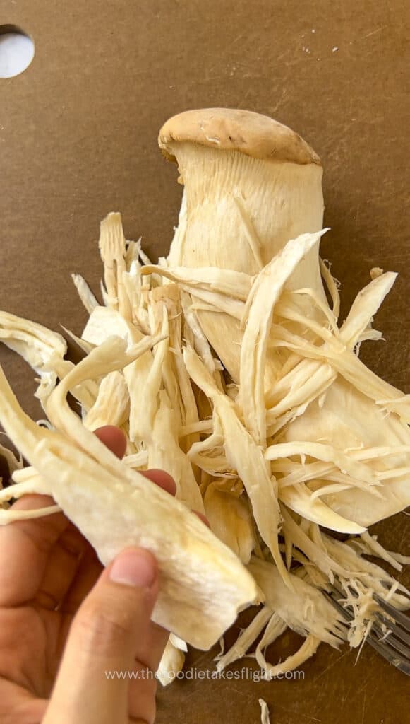 Pulled King Oyster Mushroom - The Foodie Takes Flight