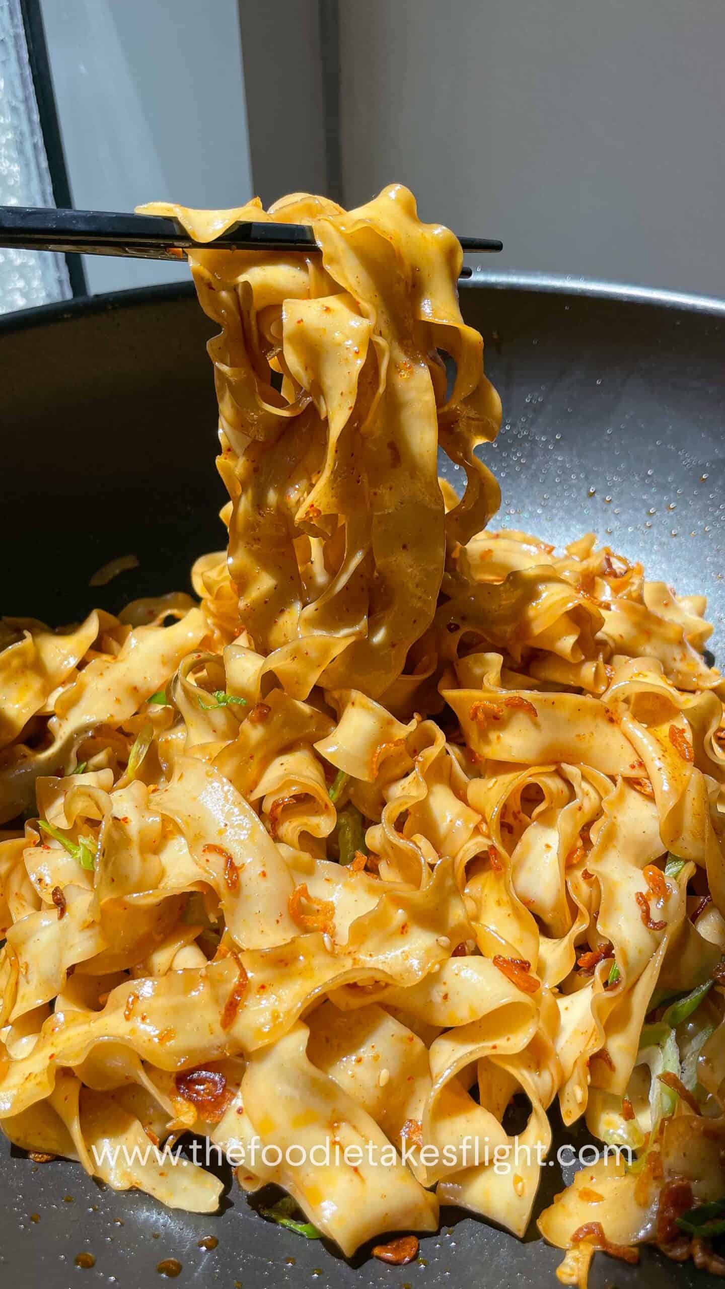 10-Minute Shallot Oil Noodles with Crispy Shallots - The Foodie Takes ...